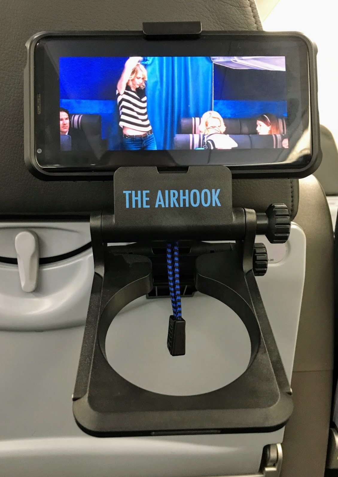 Airhook Looks to Reinvent the Traditional Airplane Tray Table — Vagabondish